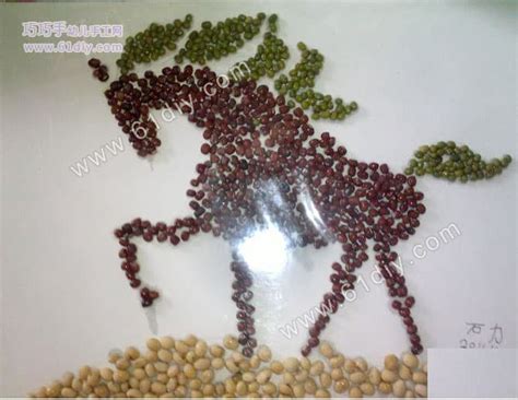 豆子贴画马 精彩贴画 巧巧手幼儿手工网