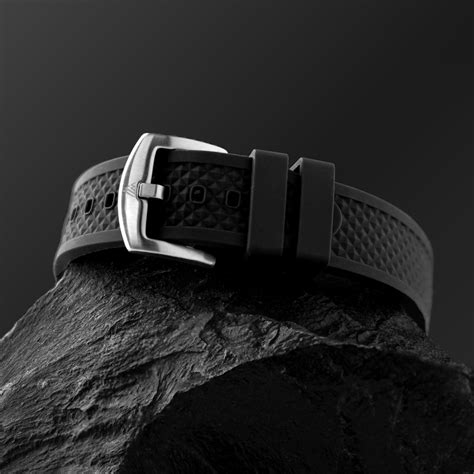 Magnum Black Rubber Matthew Mercury Watches