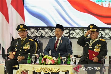Presiden Jokowi Anugerahkan Pangkat Jenderal TNI Kehormatan Untuk