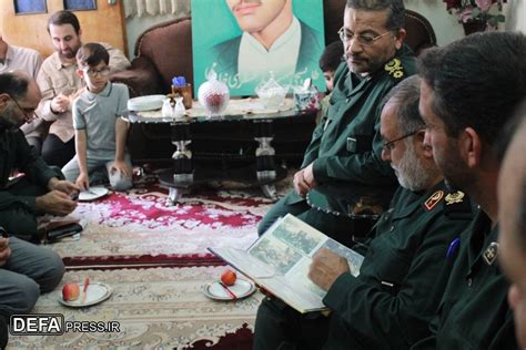 دیدار سردار غلامرضا سلیمانی با خانواده شهید عسکری خادمی در ساری