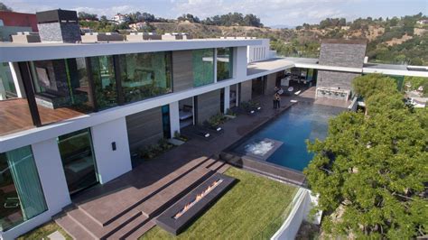 Whipple Russell Creates Modern White Mansion Overlooking Beverly Hills
