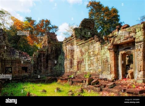 Vestiges Du Passé Des Fragments De Bâtiments Médiévaux Au Cambodge