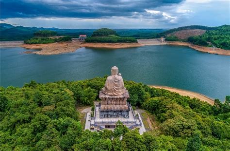 Truc Lam Bach Ma Zen Monastery A Fairy Tale Place In Hue Danang