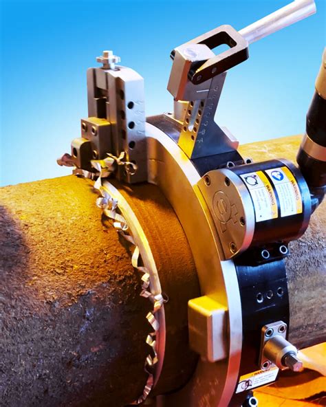 Split Frame Machines With Tooling Modules That Hold Double Edge Blades Bearing Tips