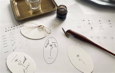 Class101 보태니컬 라인 아트로 장식된 세련된 종이 아이템