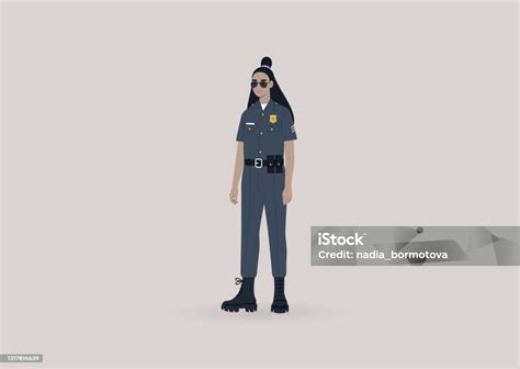 Seorang Perwira Polisi Wanita Muda Asia Yang Bertugas Mengenakan