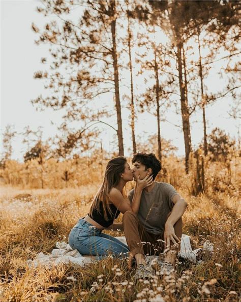 Pin By Jamie Mickiewicz On Engagementwedding Photo Ideas Photography