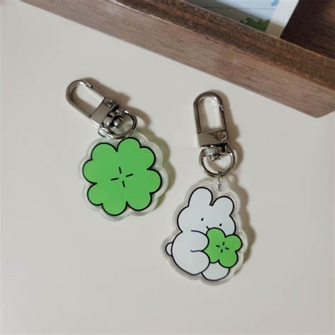 유키 스튜디오 행운의 토끼 네잎클로버 럭키참 더블보드 아크릴 키링 유키스튜디오 위시버킷