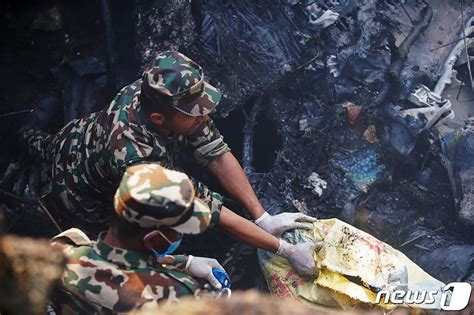 네팔 추락 여객기 일부 생존자 존재 29명 사망 현지 관리 상보 네이트 뉴스