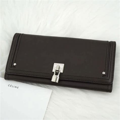 新品同様 ほぼ未使用 Celine セリーヌ 長財布 二つ折り 南京錠 金具 メルカリ