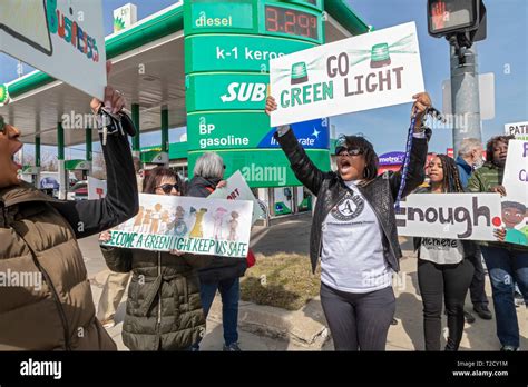 Detroit Michigan A Peace Walk At A High Crime Intersection Urges Business To Join The City