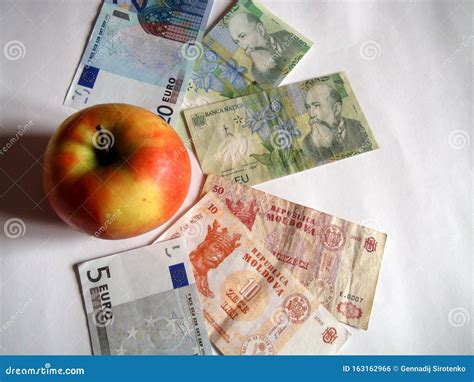 Billetes Del Mundo Moneda De Europa Del Este Foto De Archivo Imagen