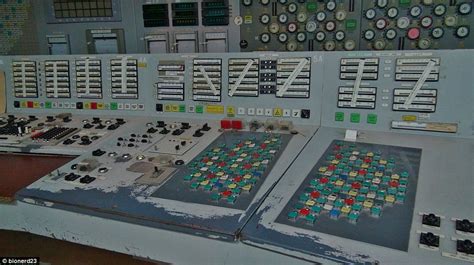 Scientist Bionerd Ventures Into Chernobyl To Pose In The Reactors