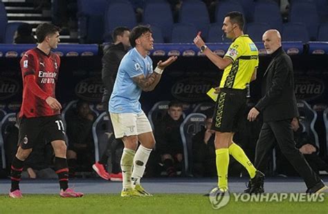 반칙 36회옐로 9장 한 팀에 레드 3장심판이 왕이었다→1달 직무 정지 시즌 2번째 나무뉴스