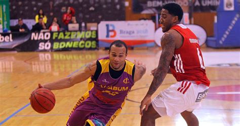 Illiabum bate Benfica em Braga e conquista Taça de basquetebol pela