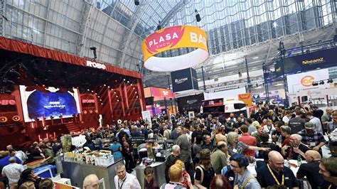 Plasa Is Decidedly Upbeat Interfacio