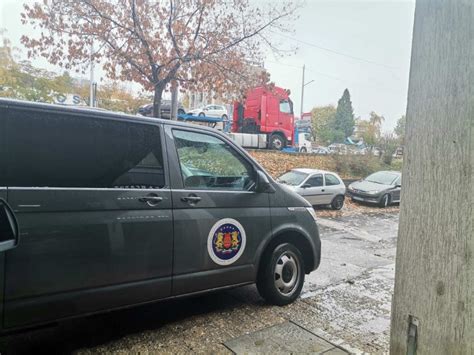 Акция на КПКОНПИ в Басейнова дирекция в Благоевград