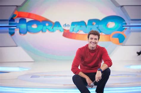 Veja imagens do novo cenário do Hora do Faro Bastidores da TV