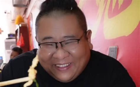 猪道跪舔老板成功获得充值资金大嘴都笑歪了 老百京B爷 老百京B爷 哔哩哔哩视频