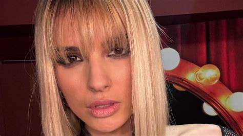 Κατερίνα Λιόλιου Νέο τραγούδι με βίντεο κλιπ που κόβει την ανάσα Newsblog