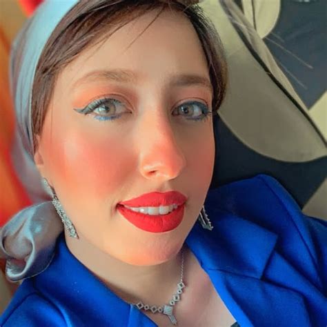 ‏الدنيا طلعت تافهه اوي جنب احساس ان ابوك وحشك بس هو متوفي 💔😔