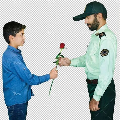 خرید و قیمت تصویر باکیفیت گل دادن به پلیس نیروی انتظامی ترب
