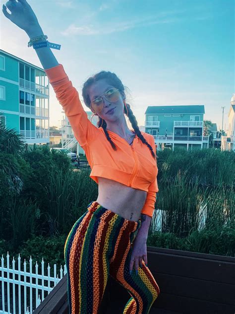 Another Redhead Scrolller