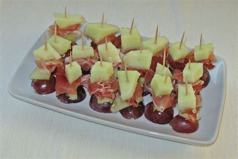 Prosciutto Cu Pepene şi Struguri Reteta Iulieu