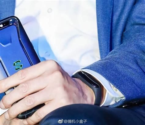 Xiaomi Mi Band 3 Clock Face Leaked A Bigger OLED Screen
