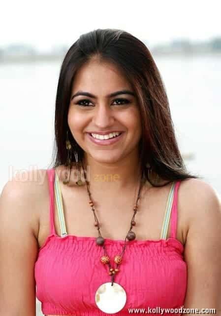 Aksha Sexy Pics 03 177294 Kollywood Zone