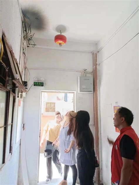 电线短路致起火，光明区网格员快速处置获点赞腾讯新闻