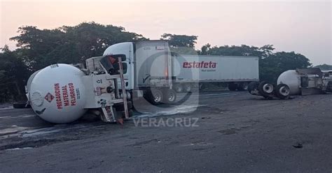 Choque En Autopista De La Tinaja Isla Incomunica A Centro Y Sur De Veracruz E Veracruz Mx