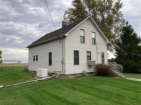 5804 Academy St Lostant Il 61334 Zillow