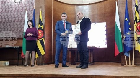 На специална церемония в Перник наградиха призьорите във фестивала Сурва и детското маскарадно