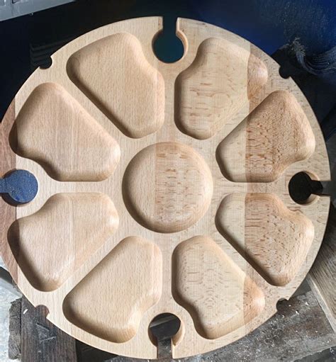 Винний столик з дуба та бука столик для вина менажниця 340 грн Посуд кухонне приладдя