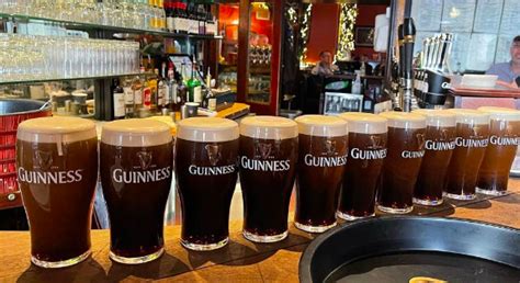 12 Pubs Of Christmas Rules Funny And Difficult Ways To Do Your Pub