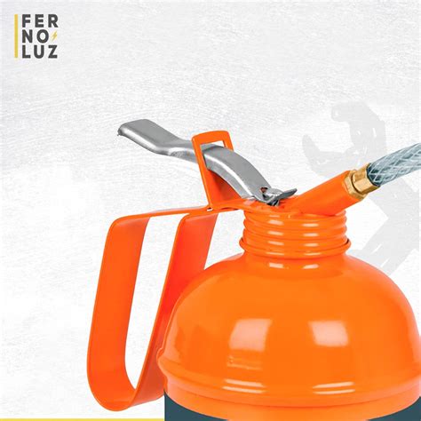 Aceitera Manual Truper Metálica Con Aplicador Flexible 180ml Just Solution Sa