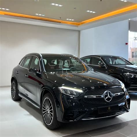 2023 مرسيدس بنز جي إل سي 200 اي ام جي 2023 جديدة لون اسود للبيع