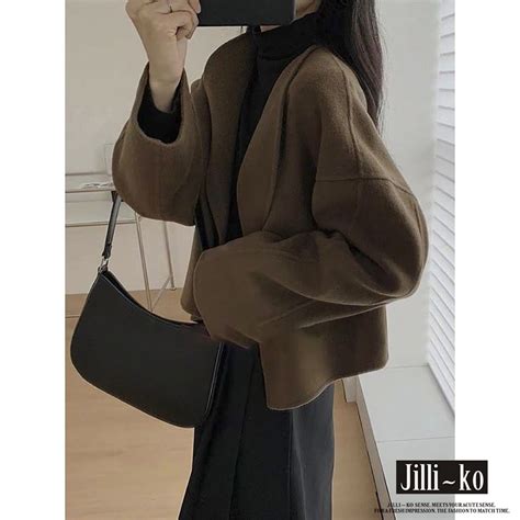 Jilli Ko 厚款寬鬆短版落肩時髦翻領西裝外套 咖黑 西裝外套 Yahoo奇摩購物中心