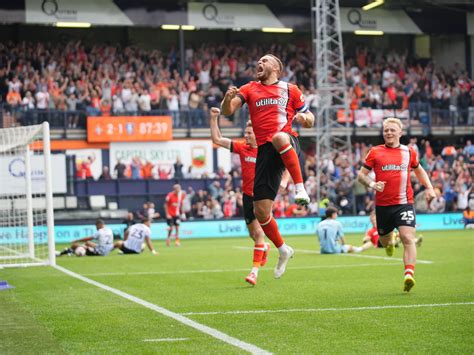 Wednesday Win In Pictures Luton Town Fc