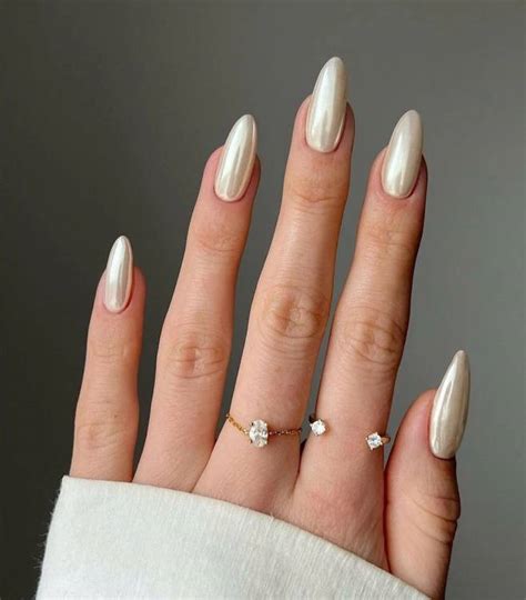 Модний літній манікюр 2023 яскраві ідеї дизайну Читайте на Ukr Net