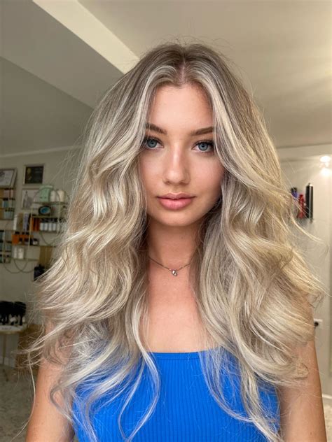 Light Blond Balayage Blonde Hair Makeup Blonde Hair Inspiration