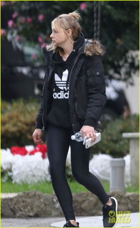 Chloe Moretz Opens Up About Going Vegetarian Photo 3831306 Chloe