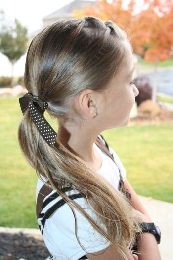 Tween Knots Into Side Ponytail Cute Girls Hairstyles Cute Girls