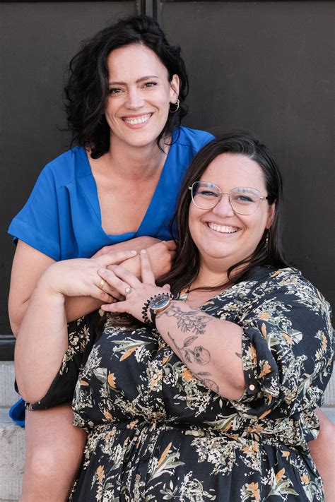 Actrice Marieke Dilles En Zus Rosalien ‘in Het Toilet Van Onze Ouders Hangt Een Tweede Naaktfoto