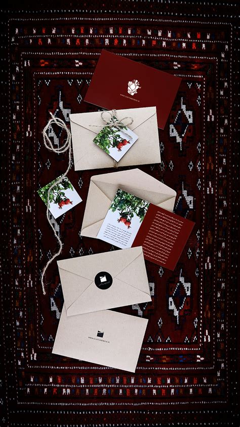 빨간색과 흰색 인사말 카드 사진 Unsplash의 무료 봉투 이미지