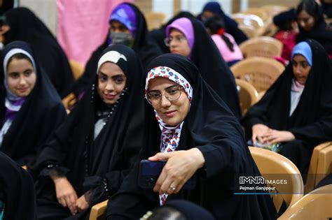 ایمنا جشن روز دختر در مجتمع فرهنگی مطبوعاتی اصفهان