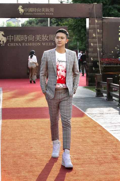 白一弘现身中国时尚美妆周 《盗墓笔记之怒海潜沙》热播