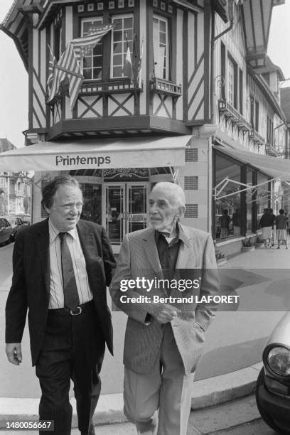 Carl Schaefer Artist Photos Et Images De Collection Getty Images