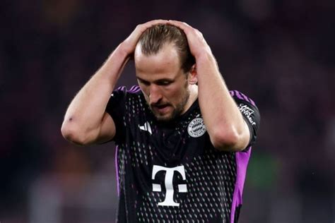 Michael Ballack Minta Manajemen Bayern Munich Tanggung Jawab Atas Buruknya Performa Tim